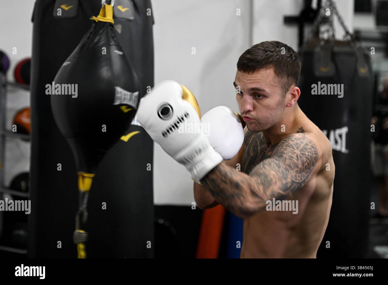 Sydney, Australia. 30th Apr, 2025. Australian Boxer Sam Goodman works ...
