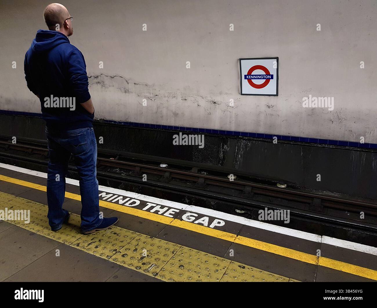 Mind gap waiting city hi-res stock photography and images - Alamy