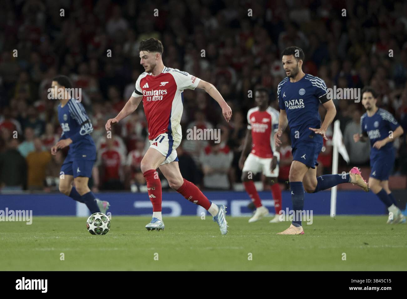 Declan Rice of Arsenal, Goncalo Ramos of PSG during the UEFA Champions ...