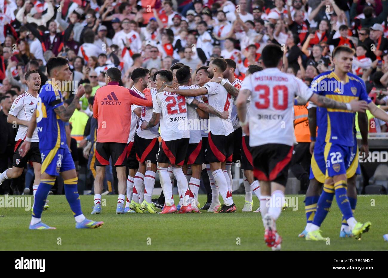 BUENOS AIRES, ARGENTINA - APRIL 27: River Plate goal celebration during ...