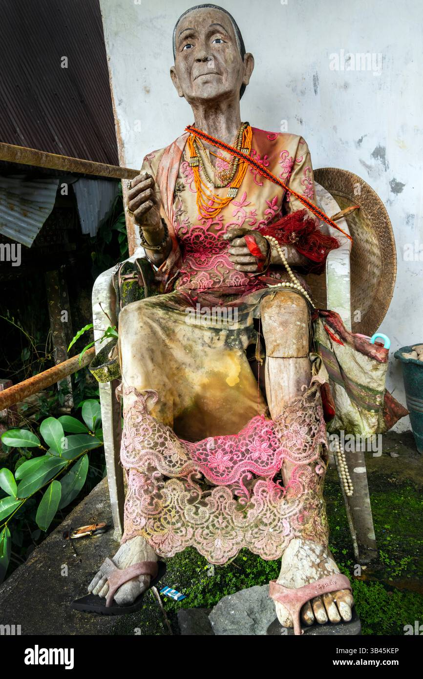 Wooden effigies of the dead woman also known as tau tau – life-size ...