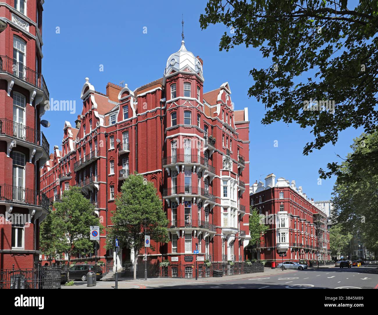 Hyde Park Mansions, ornate Victorian apartment building on Old ...