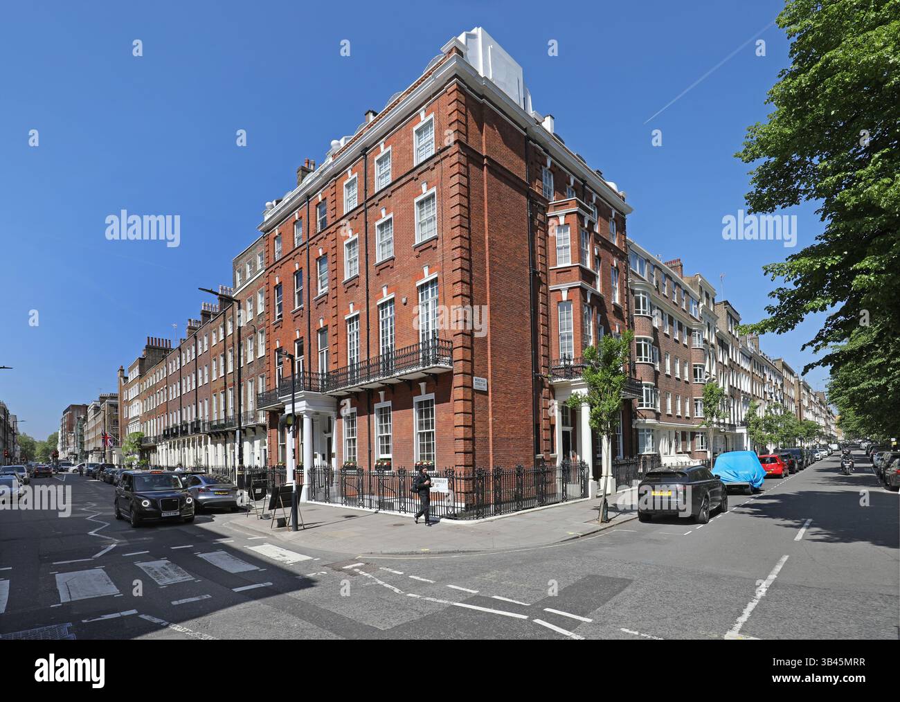 Large Georgian house on the corner of Upper Berkeley Street (left) and ...
