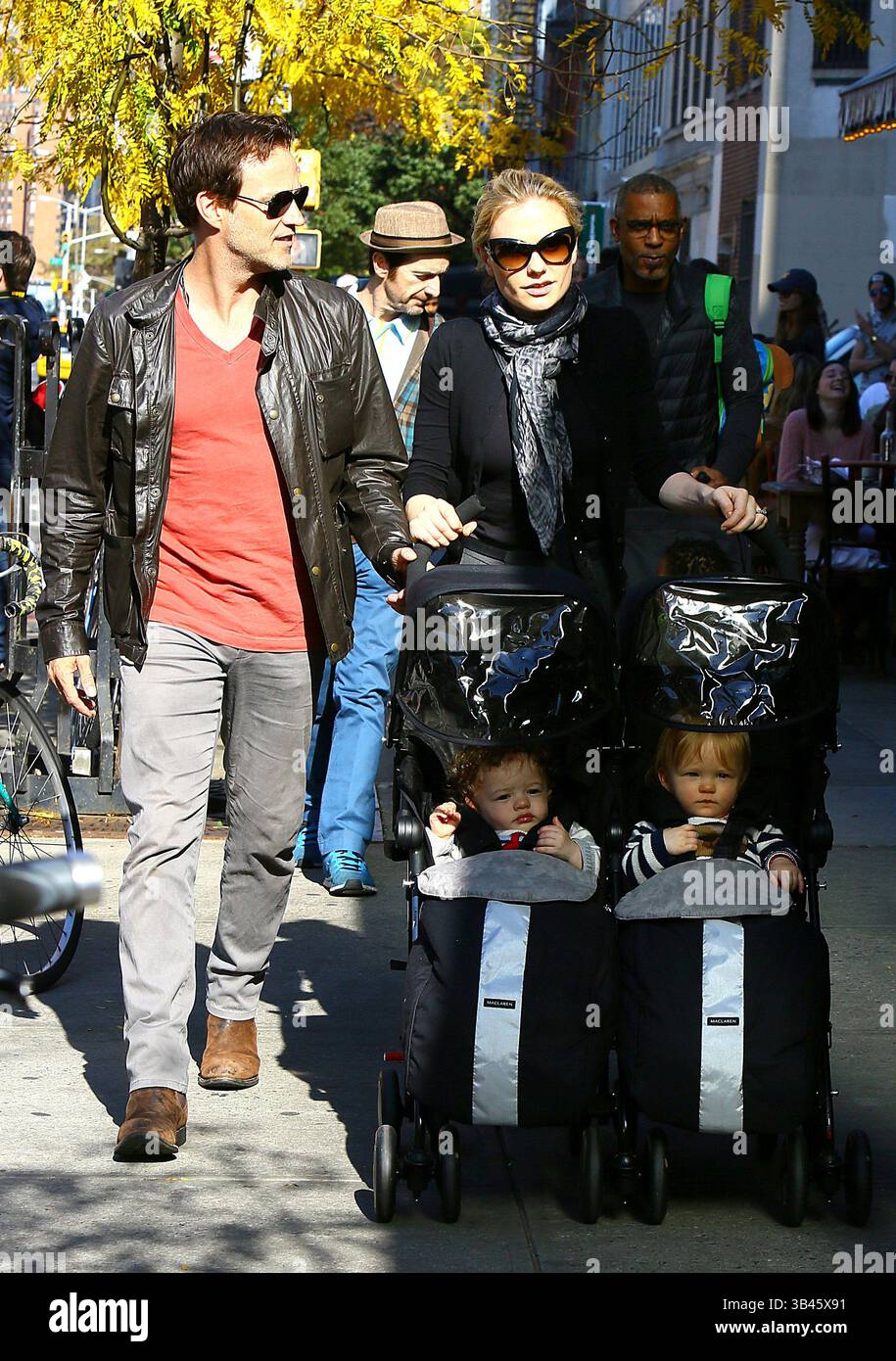 Anna Paquin and Stephen Moyer out and about with their twins Charlie ...
