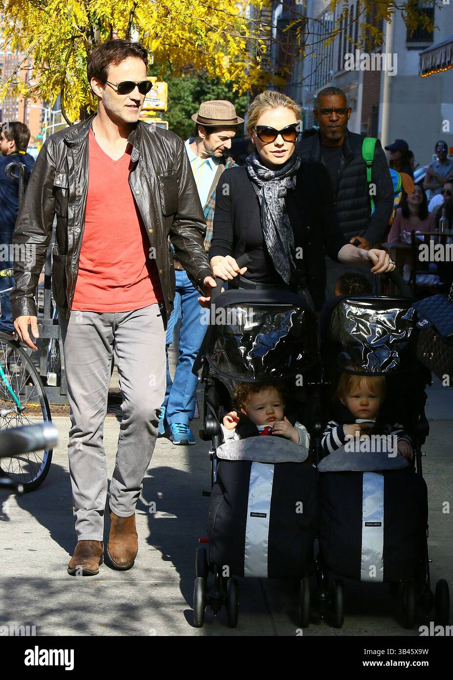 Anna Paquin and Stephen Moyer out and about with their twins Charlie ...