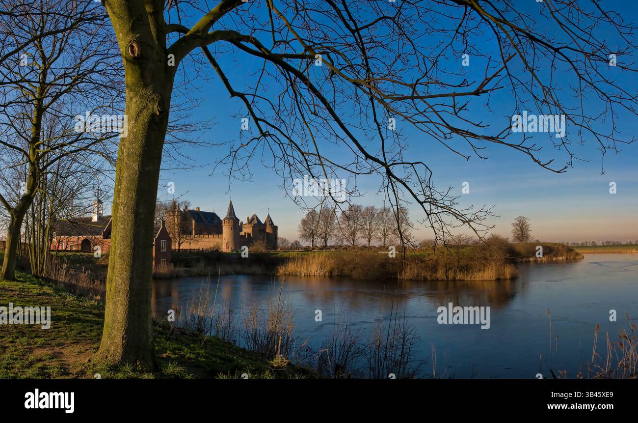 692 x 410 mm @ 300 dpi hi-res stock photography and images - Alamy