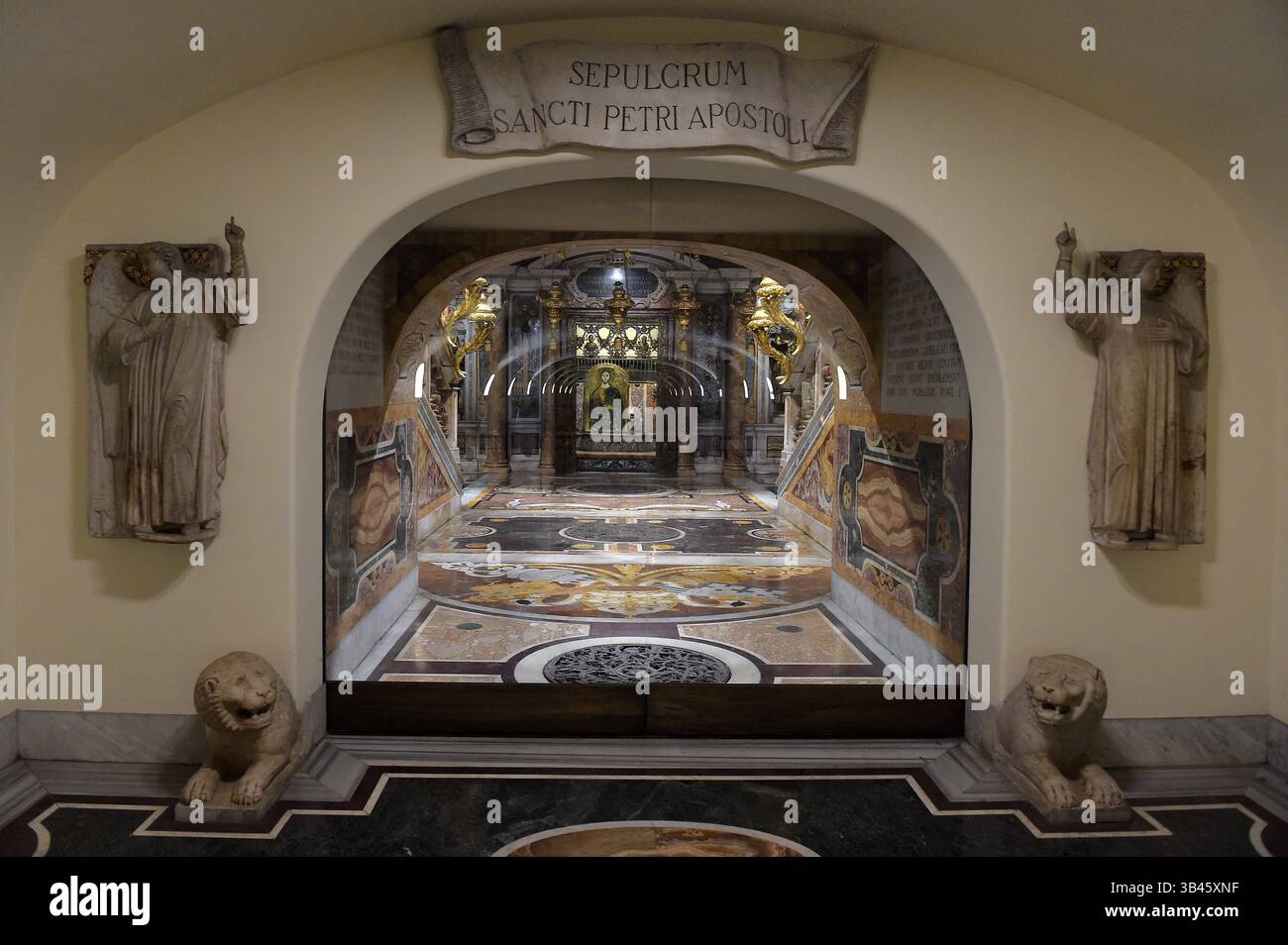 The 'Confession’, Tomb of Saint Peter made by Carlo Maderno,(1615-17 ...