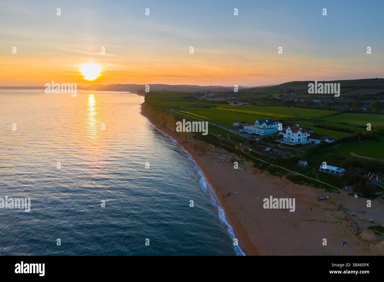 Burton Bradstock, Dorset, UK. 29th April 2025. UK Weather: Sunset on ...