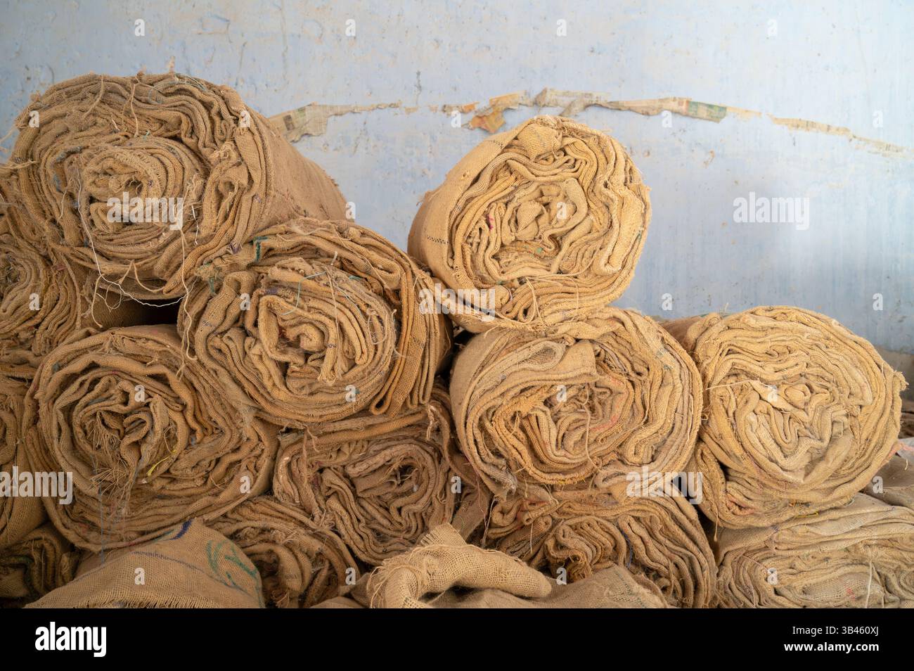 Spice factory in India, jute sacks, spicy food ingredient for sale ...
