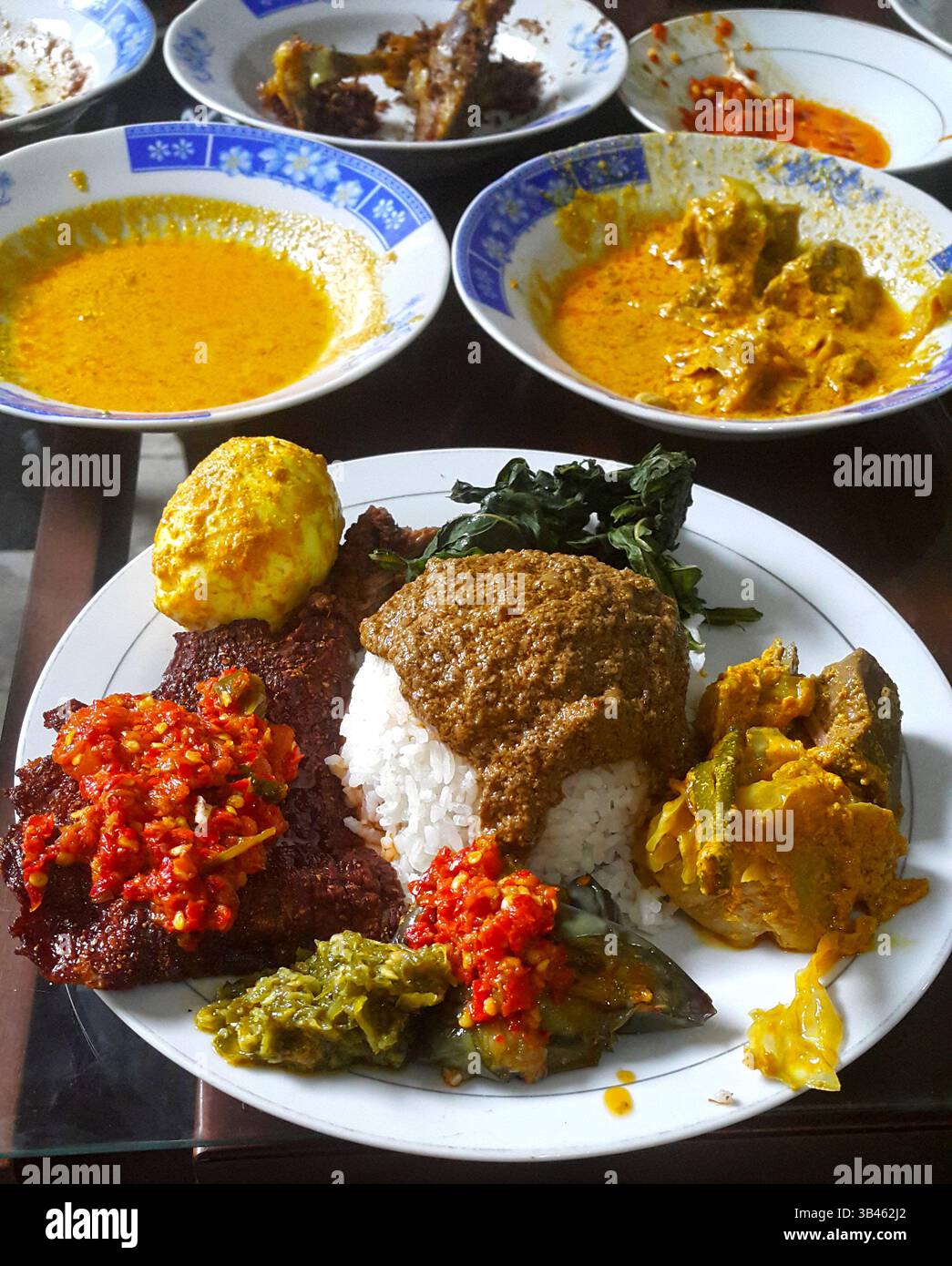 Nasi Padang Rendang, Indonesian food from West Sumatra with Beef ...