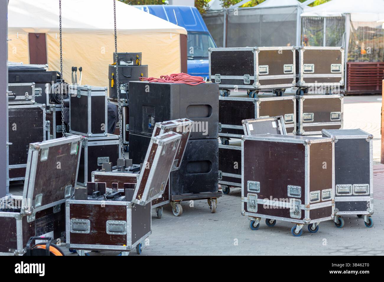 Temporary stage being set hi-res stock photography and images - Alamy