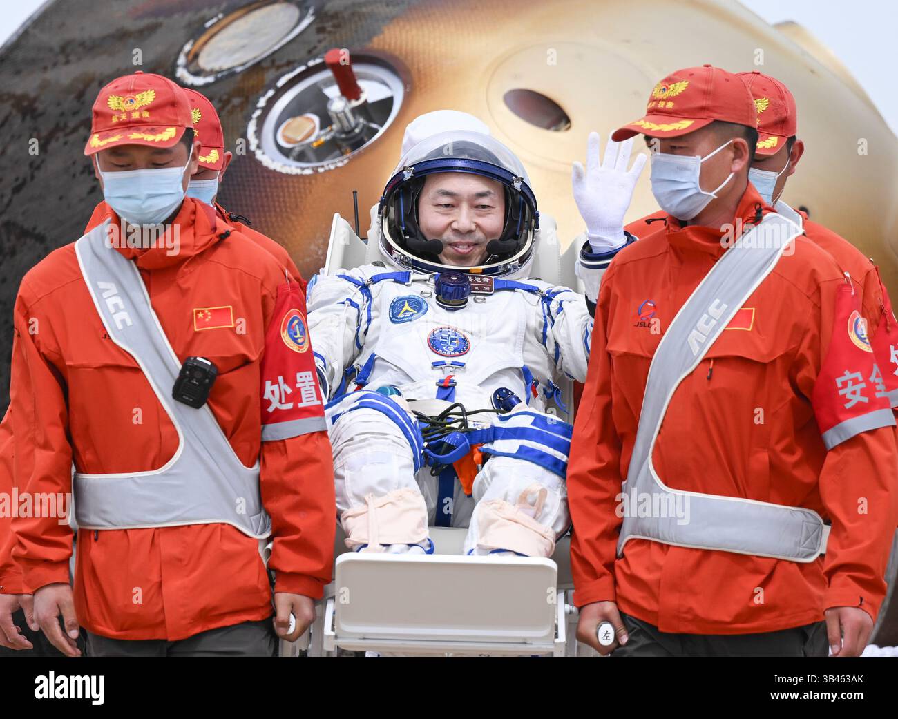 Dongfeng Landing Site. 30th Apr, 2025. Astronaut Cai Xuzhe is out of the return capsule of the ...