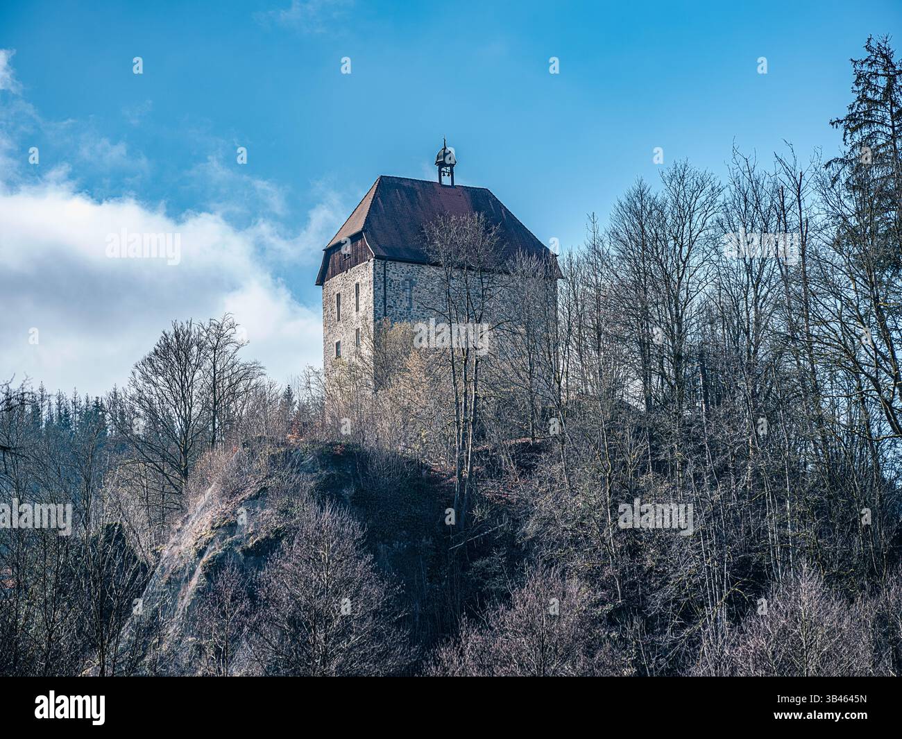 Wahrzeichen mittelalterliche burg hi-res stock photography and images ...