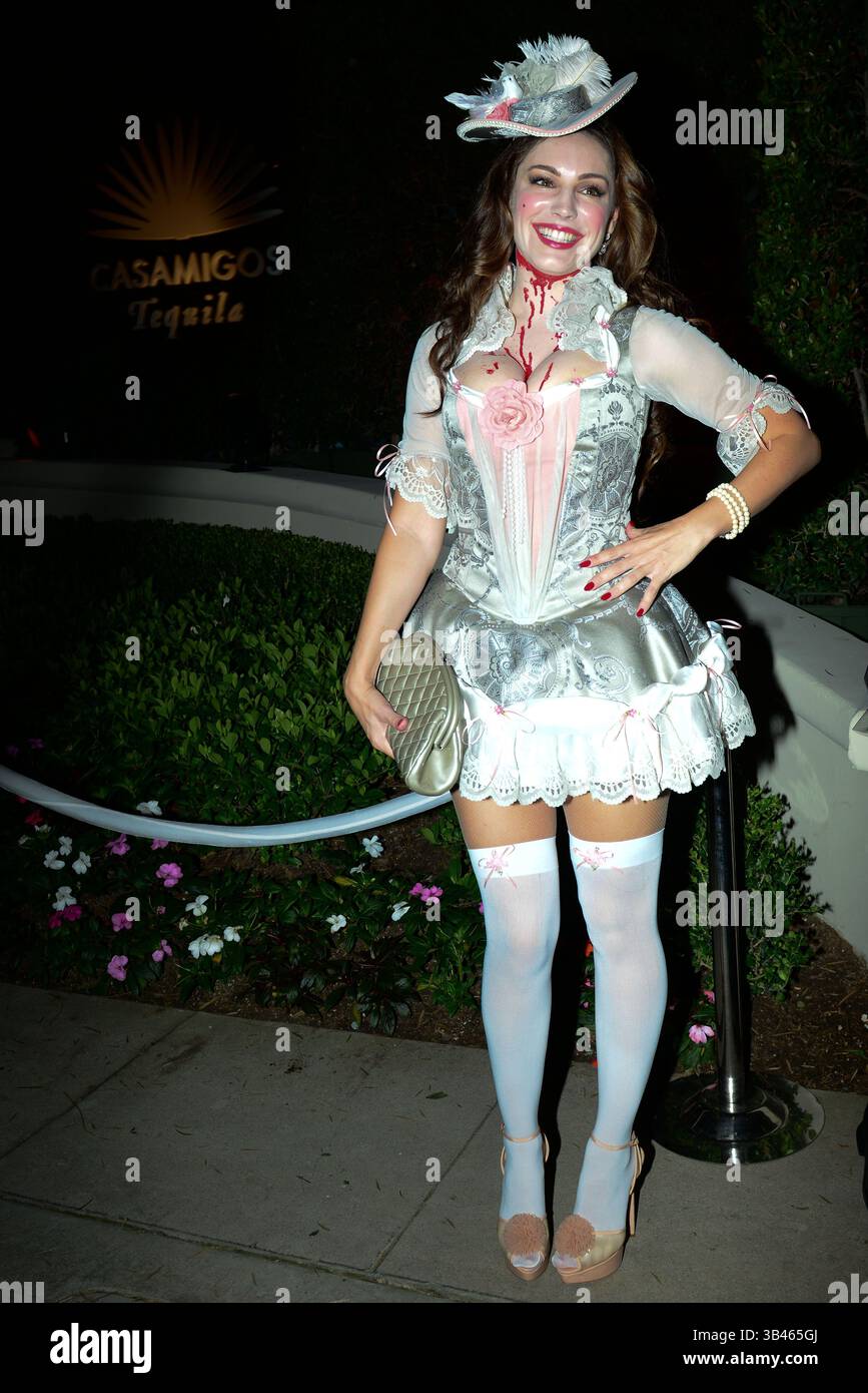 Kelly Brook at a Halloween Party in Hollywood, California - 25 Ocotber ...