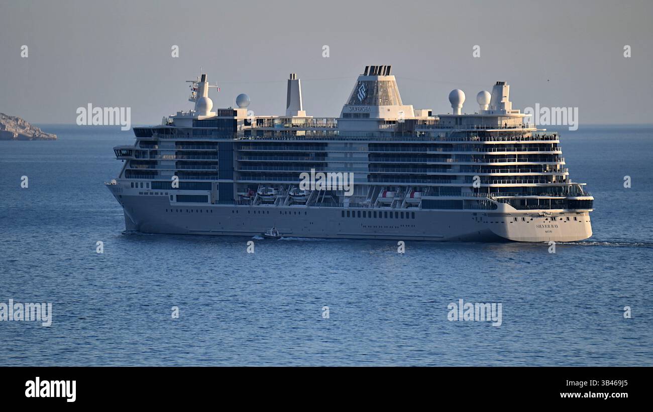 The liner Silver Ray cruise ship leaves the French Mediterranean port ...