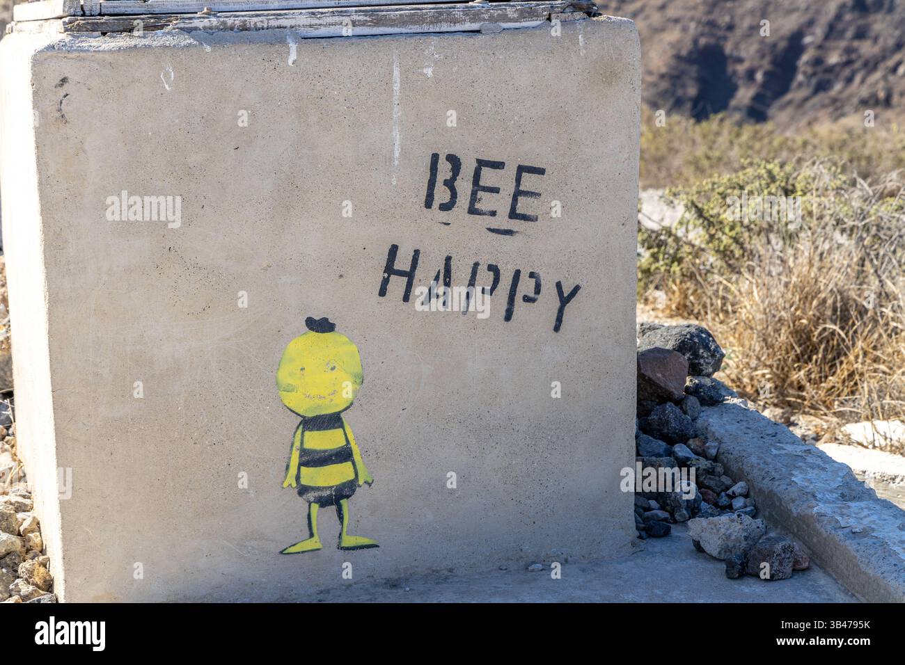 Bee happy message street hi-res stock photography and images - Alamy
