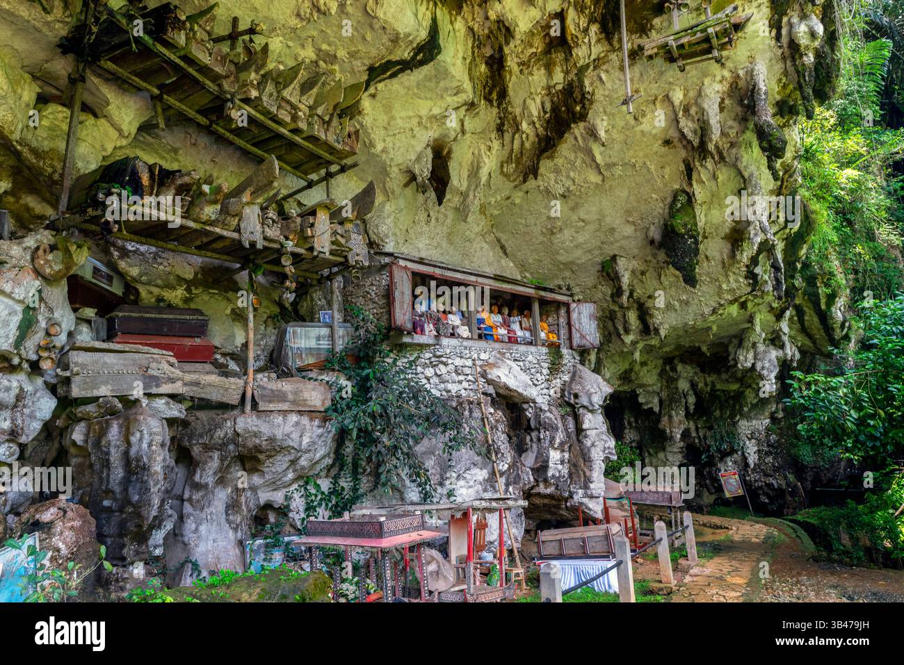 Cave Cemetery Londa. Toraja Utara, Sulawesi, Indonesia. Londa Cave ...