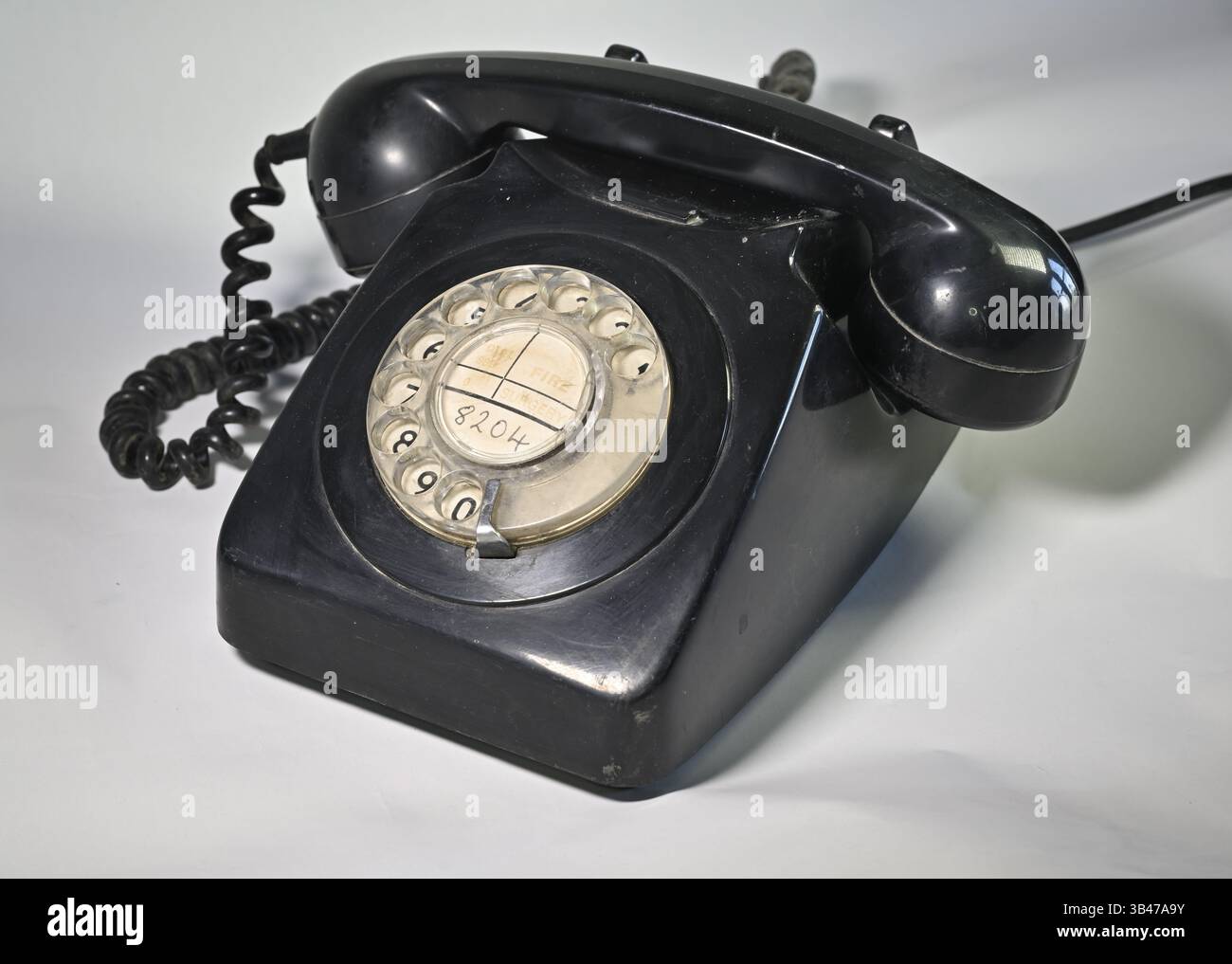 Dial telephone hi-res stock photography and images - Alamy