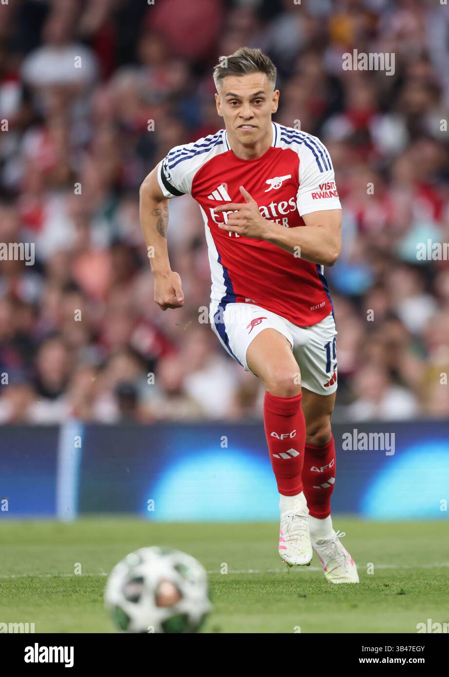 London, UK. 29th Apr, 2025. Leandro Trossard (A) at the Arsenal v Paris ...