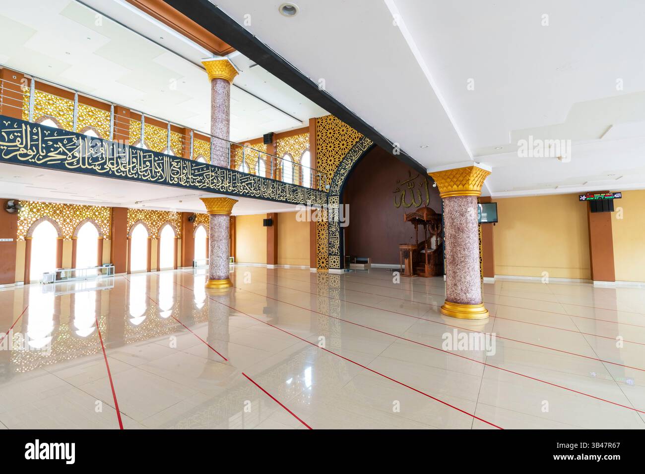 Makale Tana Toraja Grand Mosque located in centrum of Makale, Toraja ...