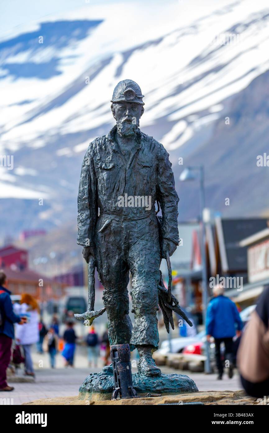 Longyearbyen the miners work in the mine hi-res stock photography and ...