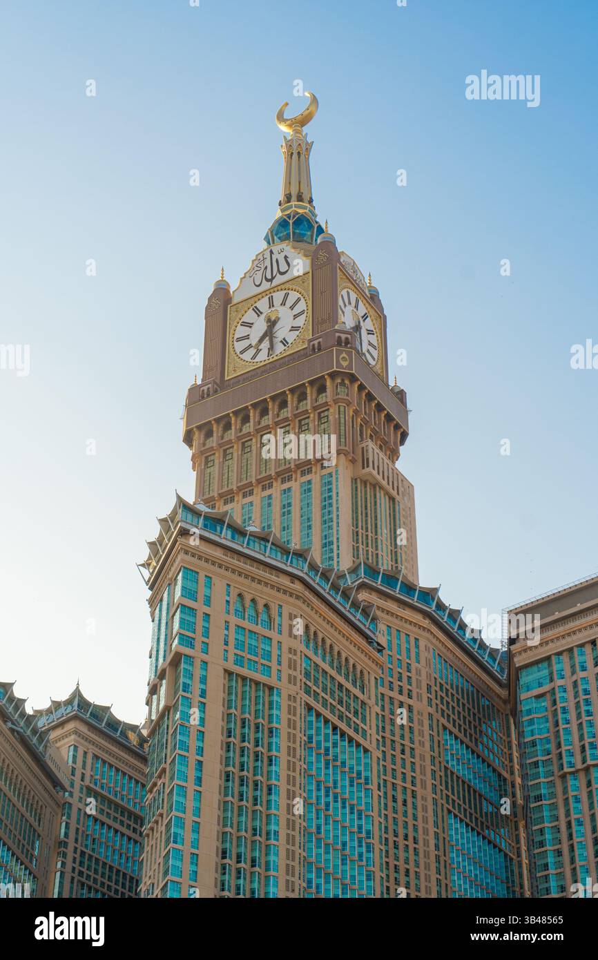 Mecca clock tower hi-res stock photography and images - Alamy