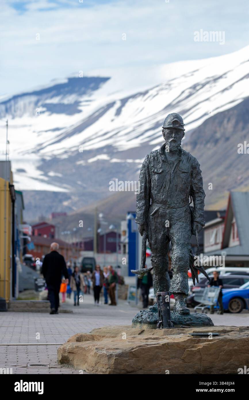 Longyearbyen the miners work in the mine hi-res stock photography and ...