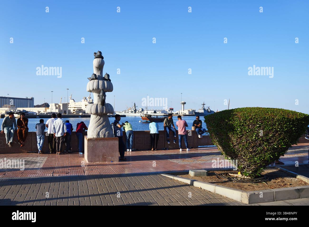 Muscat, Oman - april 01, 2025: Mutrah Corniche promenade in Muscat ...