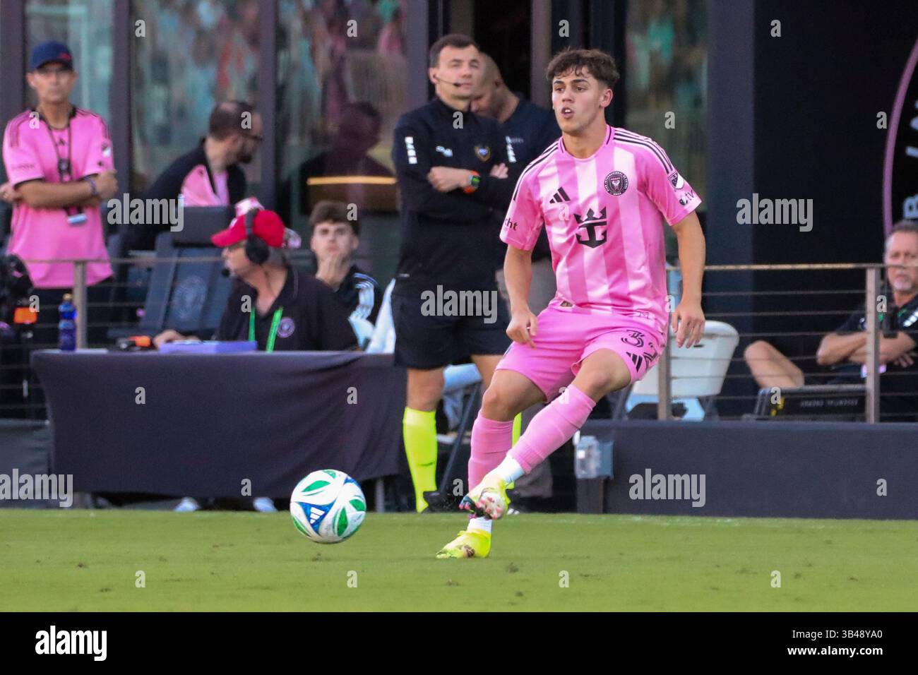 FORT LAUDERDALE, FL - APRIL 27: Noah Allen (32) of Inter Miami CF in ...