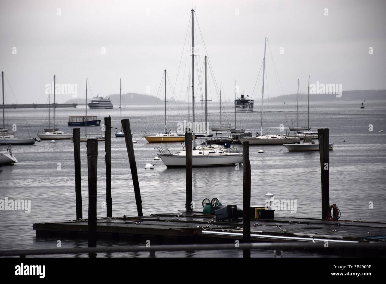 Harbor scene seascape boats hi-res stock photography and images - Alamy