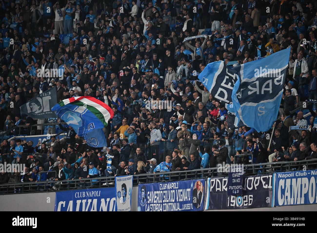 Naples, Italy. 27th Apr, 2025. Italy, march 29 st 2024: Fans during the ...