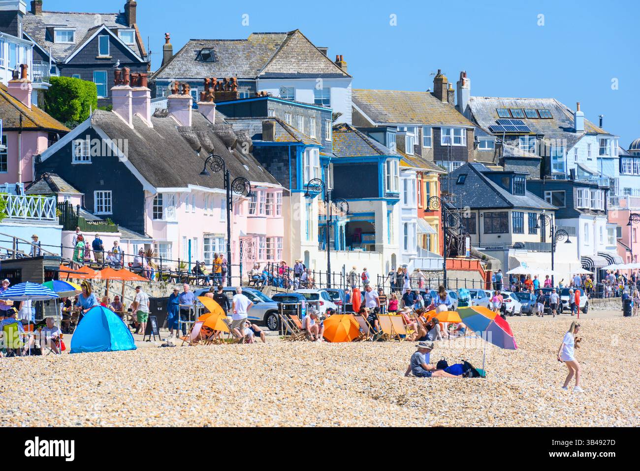 Lyme Regis, Dorset, UK. 30th Apr, 2025. UK Weather: Sunseekers and ...
