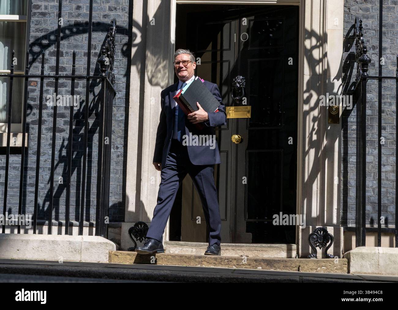 London, UK. 30th Apr, 2025. Prime Minister, Sir Keir Starmer, leaves 10 ...