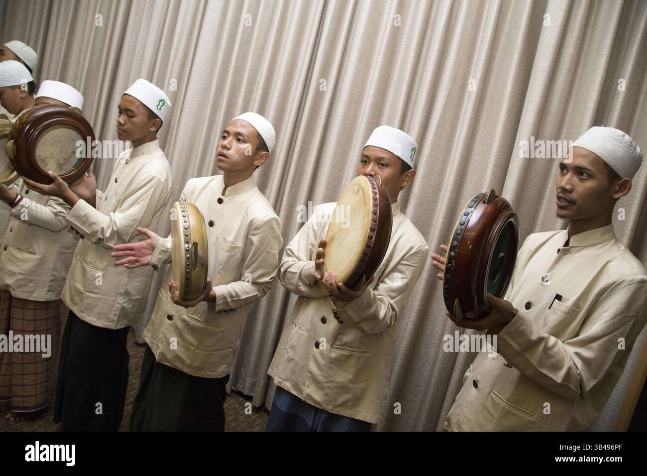 Rebana tambourine hi-res stock photography and images - Alamy