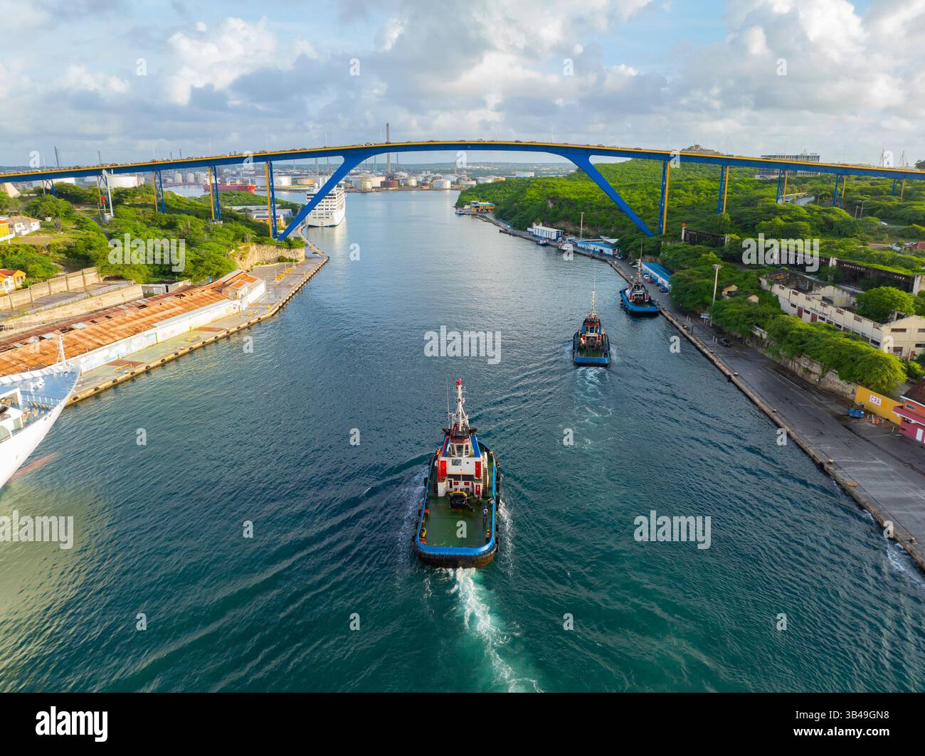 Tugboats sail on sint anna hi-res stock photography and images - Alamy