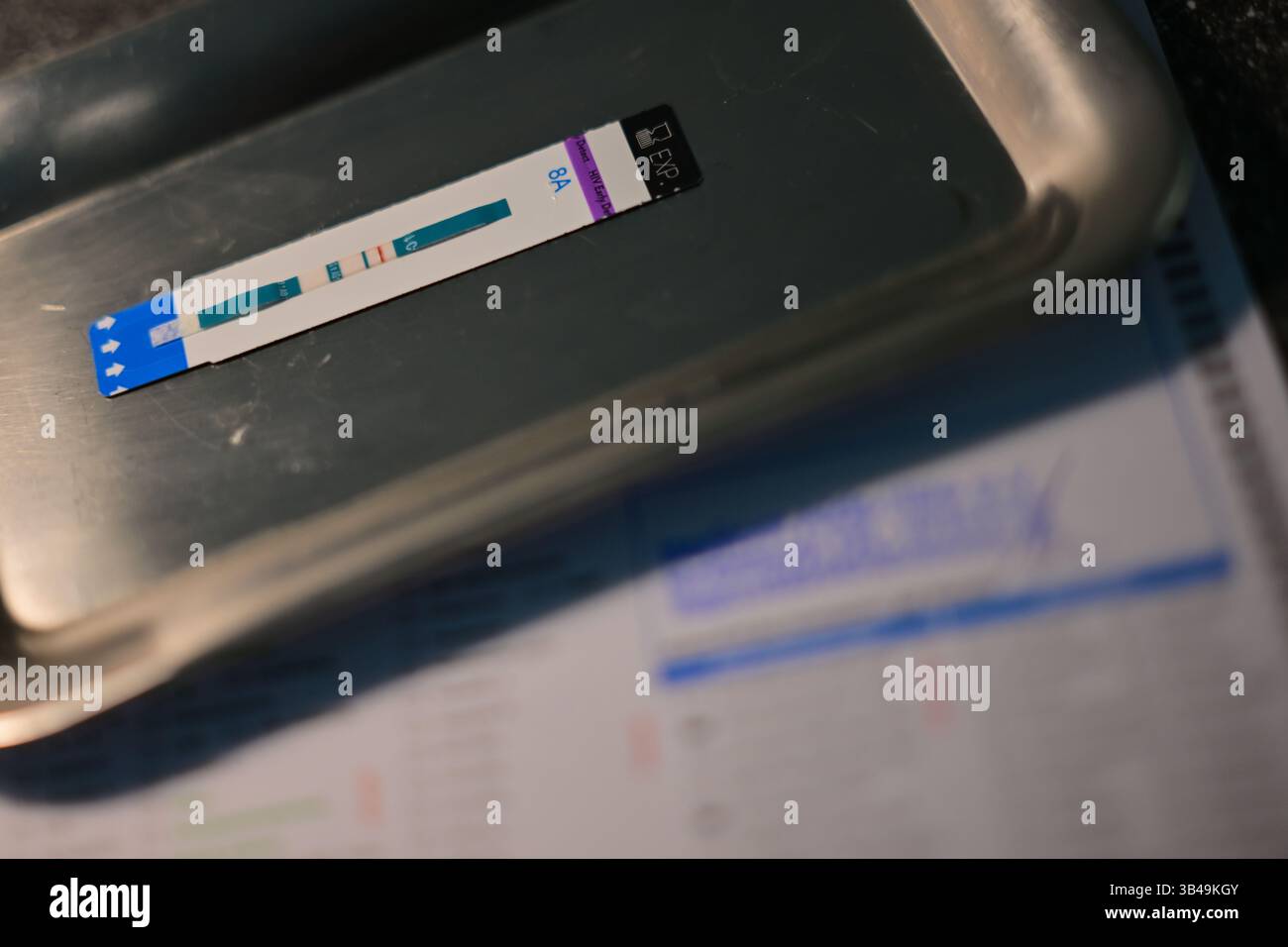 Berlin, Germany. 29th Apr, 2025. ILLUSTRATION - A rapid HIV test is ...