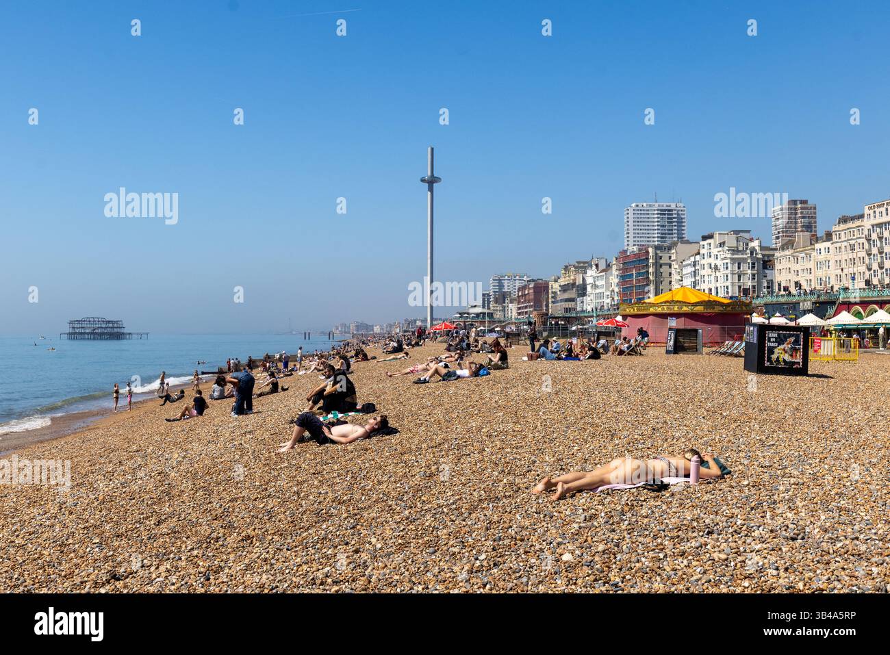 Brighton Beach, City of Brighton & Hove, East Sussex, UK. Hottest day ...