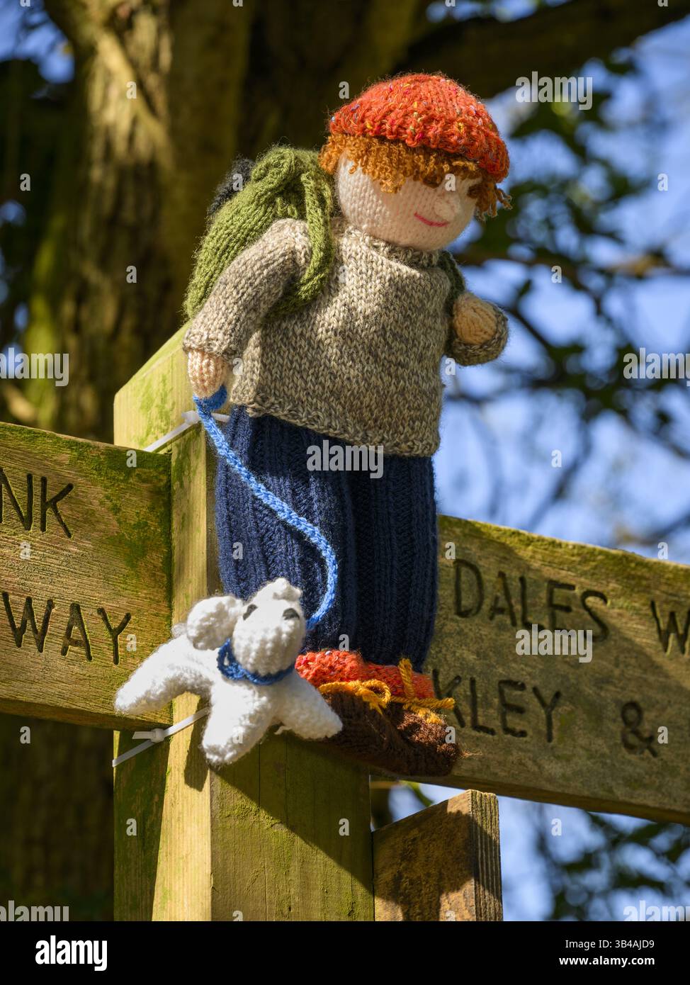 Yarn bombing knitted artwork hi-res stock photography and images - Alamy