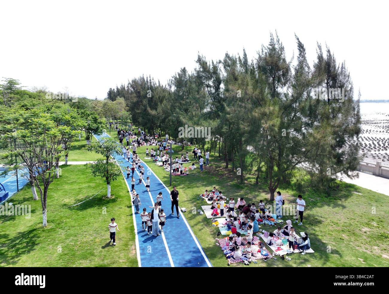 (250430) -- BEIJING, April 30, 2025 (Xinhua) -- An aerial drone photo ...