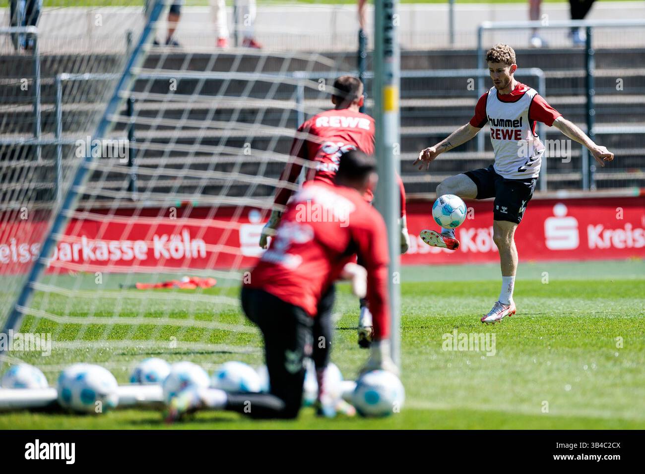 Florian Kainz (1. FC K?ln, 11) am Ball Training 1. FC K?ln; Franz-Kremer-Stadion, 30.04.2025 ...