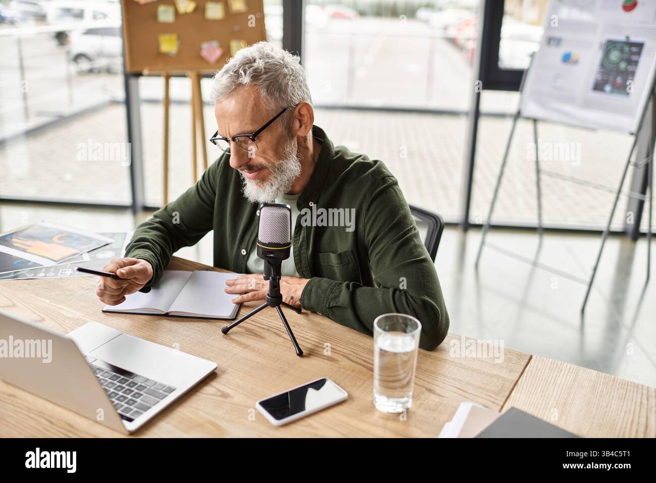 Person brainstorms in office hi-res stock photography and images - Alamy