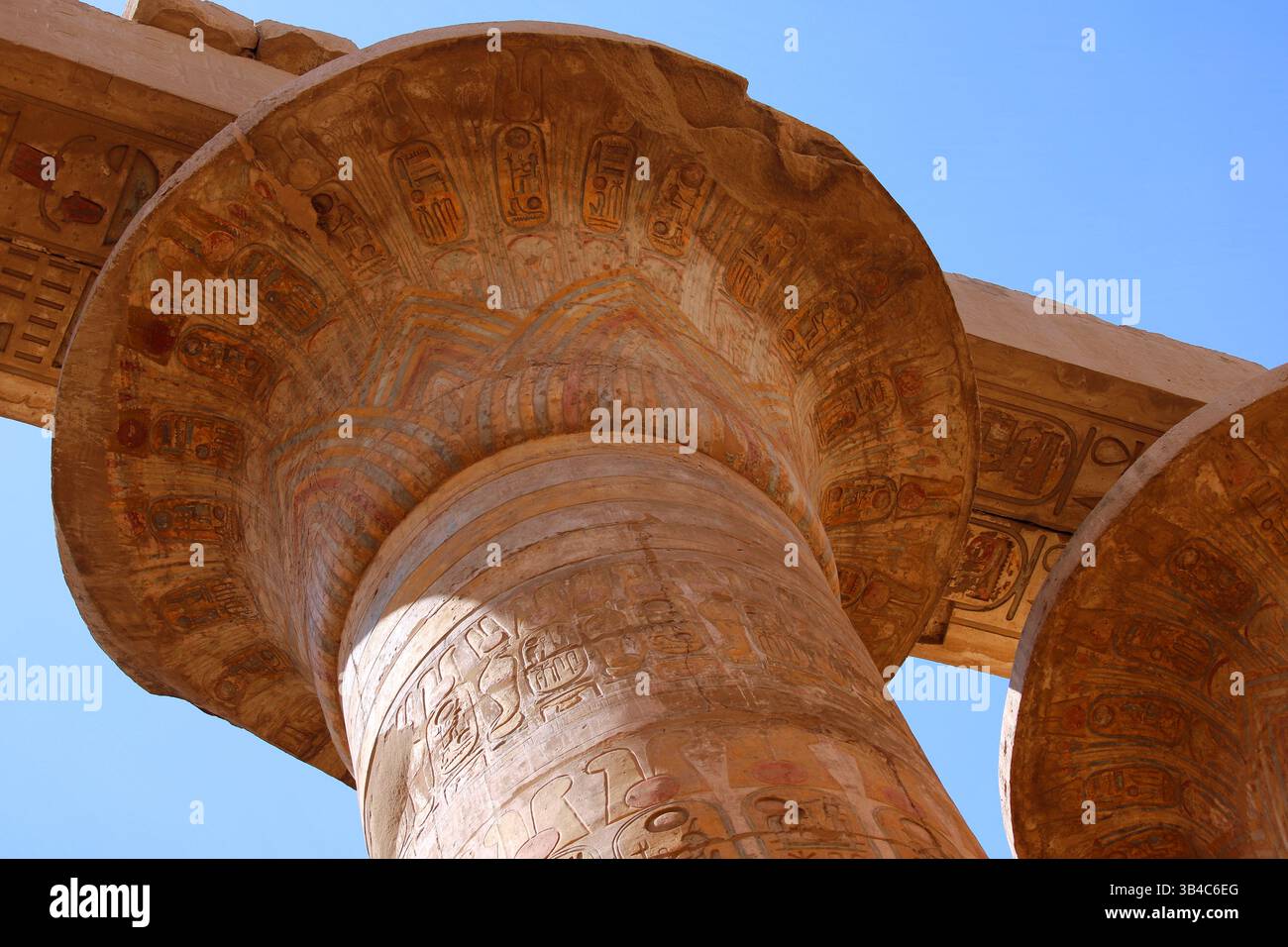 Capital column ancient hi-res stock photography and images - Alamy