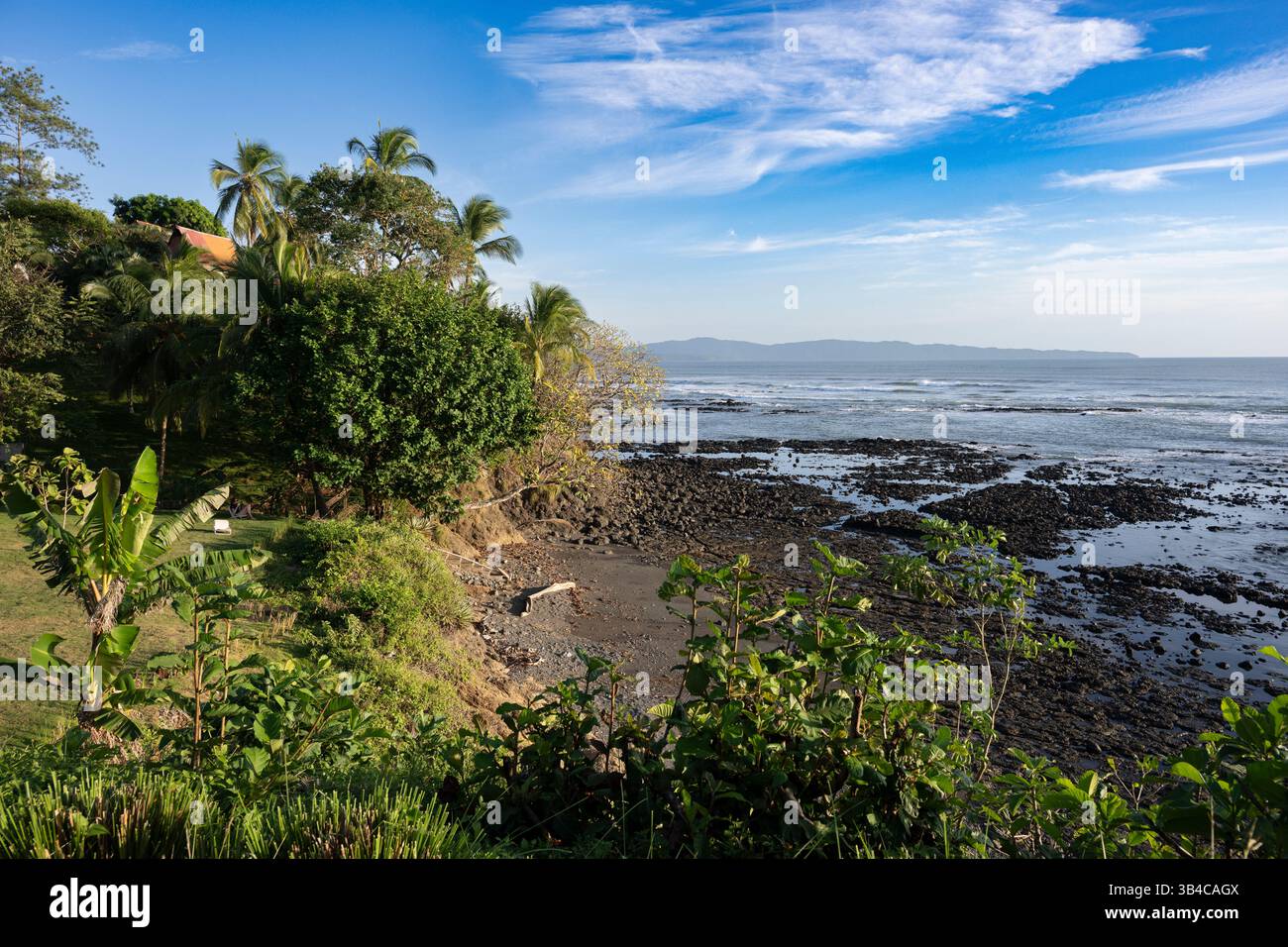 Scenic coastal waterfront view of a rocky shoreline, Santa Catalina ...