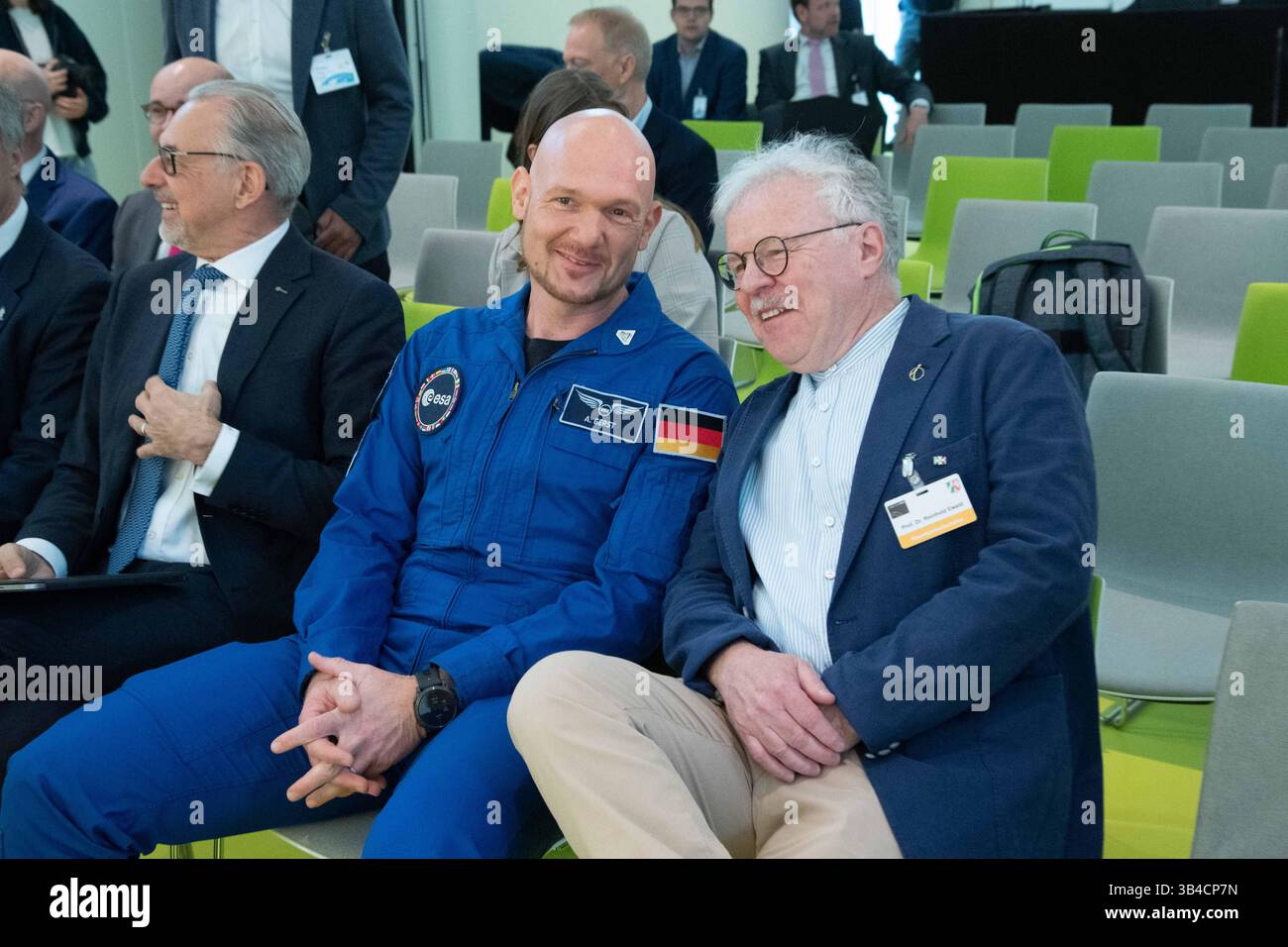 v.l. Alexander GERST, Astronaut, Portraet, Porträt, Portrait ...