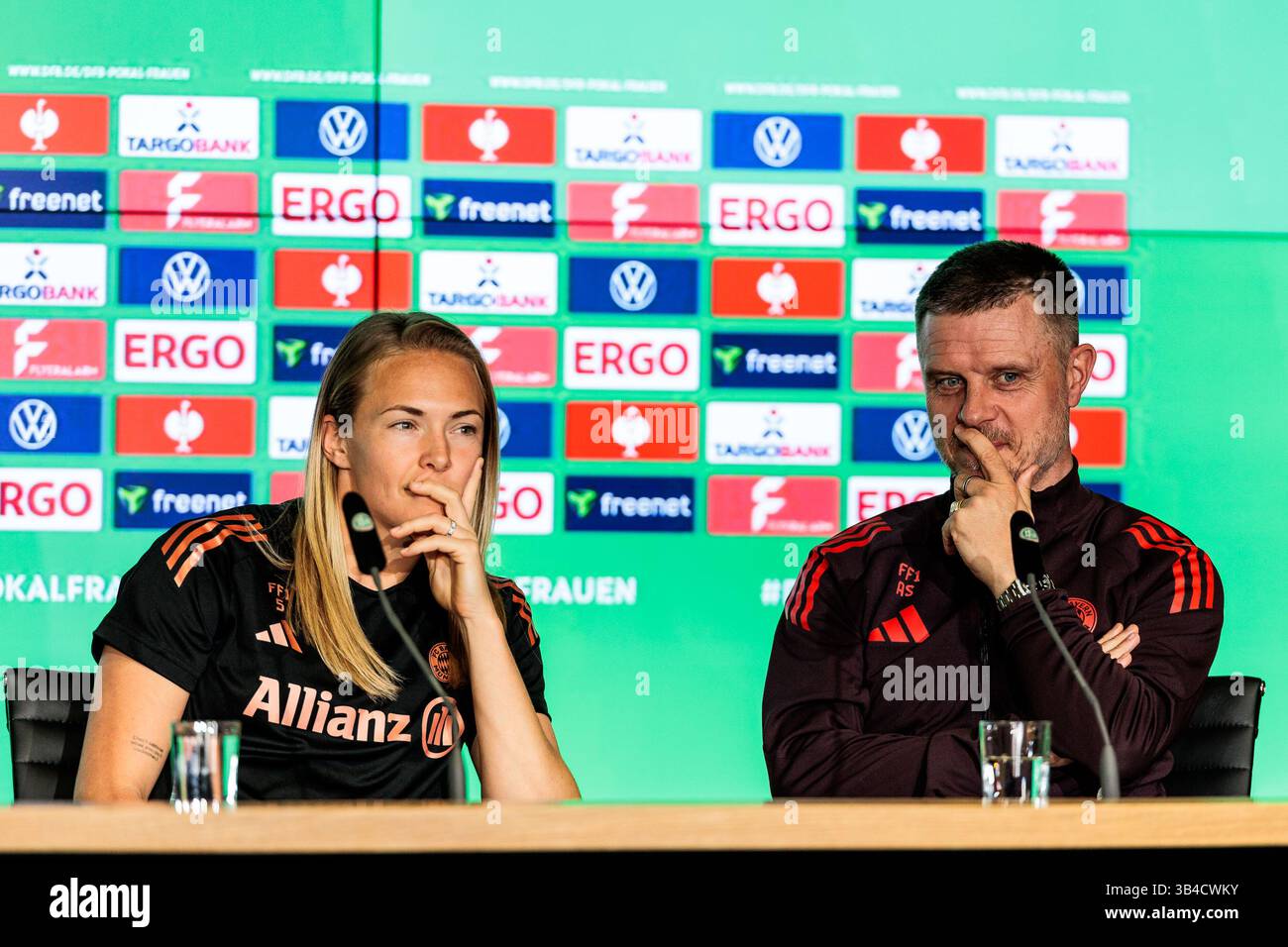 Magdalena Eriksson (FC Bayern M?nchen, 5), Alexander Straus (FC Bayern ...