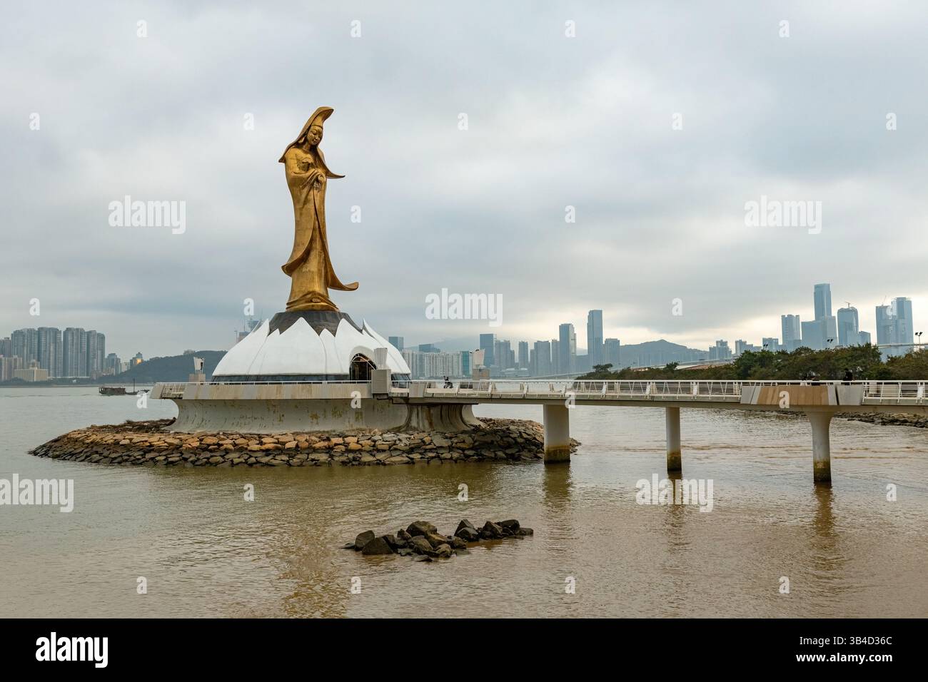 Bronze statue contemplative figure hi-res stock photography and images ...
