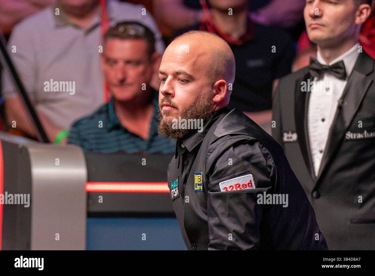 Sheffield, UK. 30th Apr, 2025. Luca Brecel during the 2025 Halo World ...