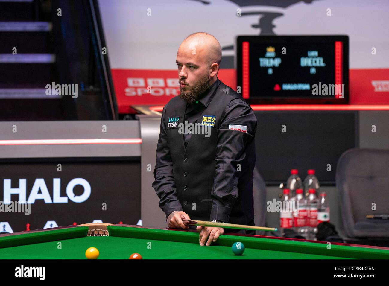 Sheffield, UK. 30th Apr, 2025. Luca Brecel during the 2025 Halo World ...