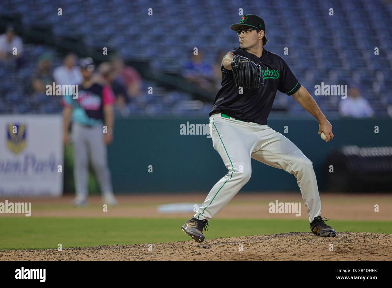 Greensboro, NC: Greensboro Grasshoppers pitcher Julian Bosnic (15 ...