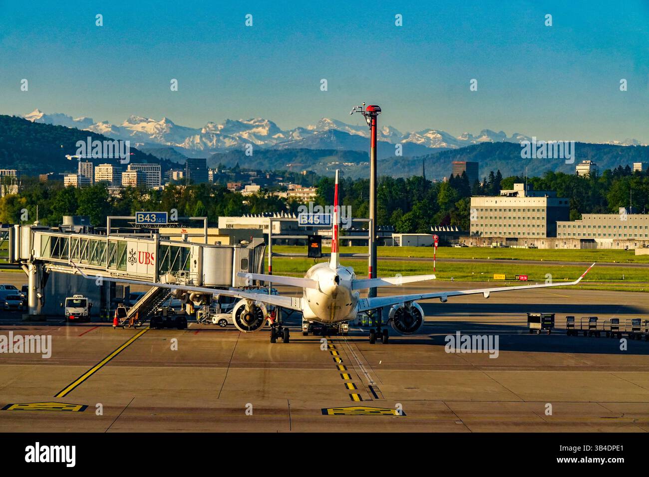 Zürich, Schweiz, Europa, Flughafen Zürich, Alpenpanorama, Flugverkehr ...